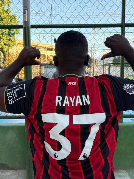 Barreira do Vasco vibra com convocação de Rayan para seleção