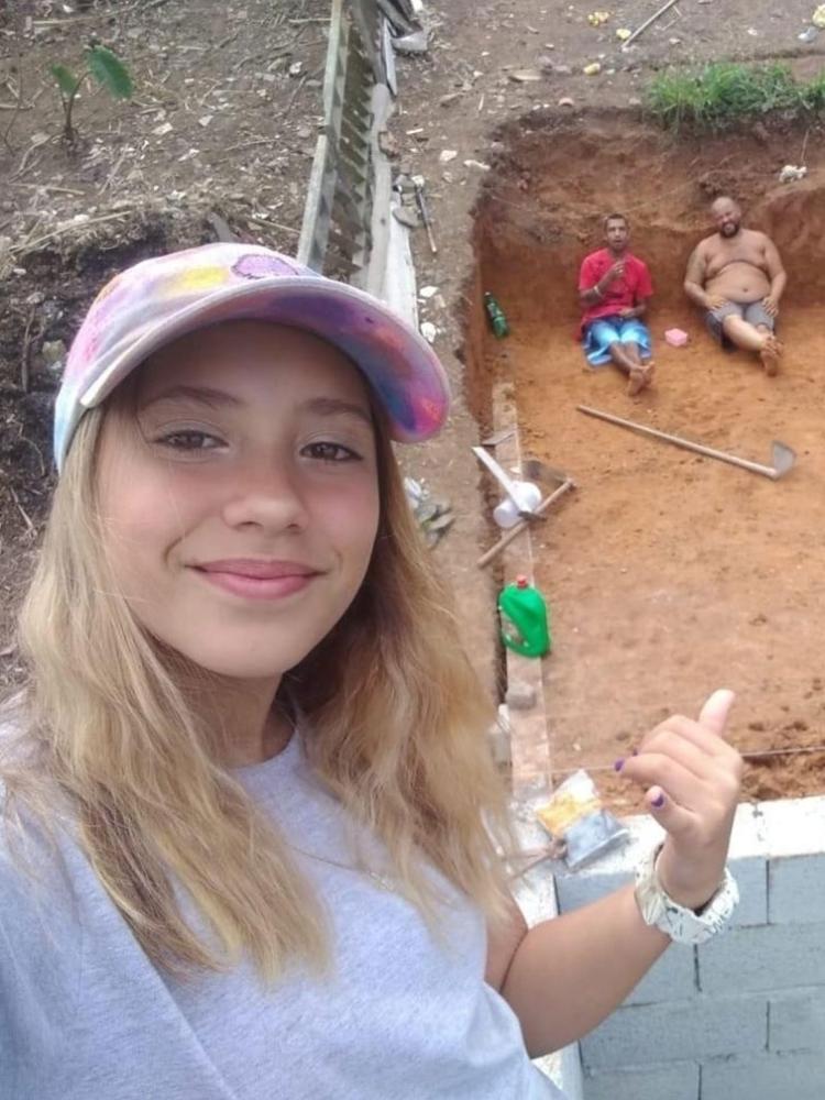 Skatista ganha pista de presente construída pelos próprios pais