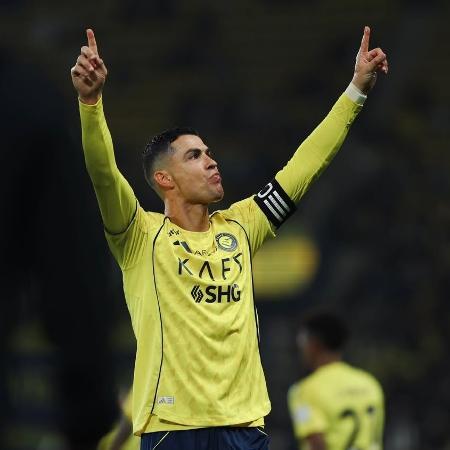 CR7 marca no 1º jogo após greve e fica a 38 gols do milésimo
