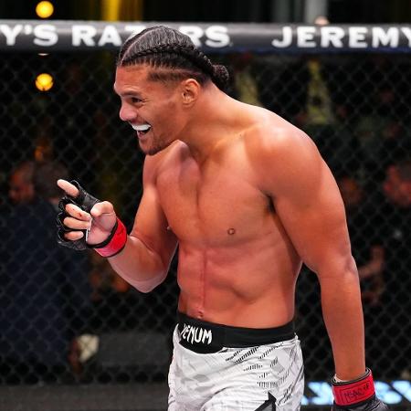 UFC Vegas 110: Kevin Christian é finalizado por Billy Elekana no 1º round