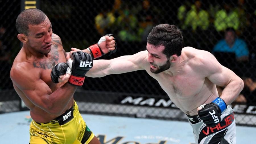 Raoni Barcelos recebe R$ 245 mil pela luta da noite do UFC Vegas 30 ...