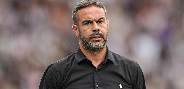 Botafogo anuncia rescisão de Artur Jorge, que vai para o Qatar