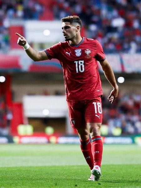 De olho na Copa, Pedro Neto encerra jejum de quase quatro meses