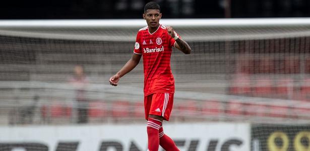 Inter: Jovem que impressionou Mano sai na frente por posição vaga