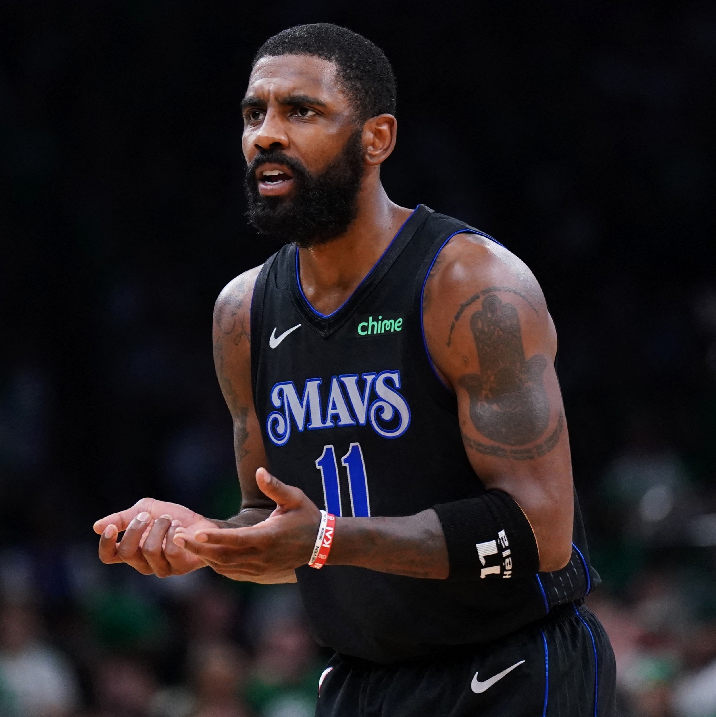 Kyrie Irving Quebra Tornozelos