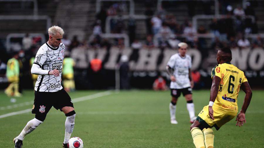 Corinthians: Após assumir camisa 9, desempenho de Róger Guedes cai