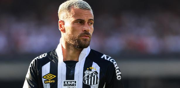 Santos anuncia empréstimo de Lucas Lima ao Sport