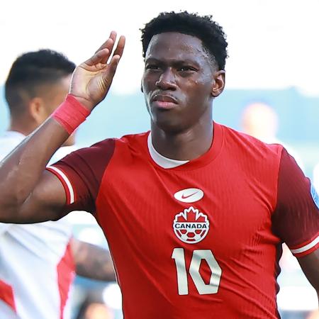 Copa América: Canadá vence o Peru em jogo com VAR ativo e desmaio