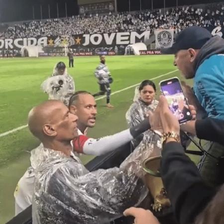 Santos vê irregularidade de torcedor que discutiu com Neymar e faz B.O