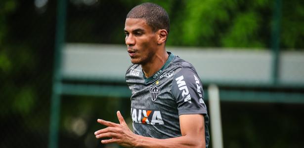 Leonardo Silva evita celebrar permanência do Atlético-MG na elite: "Pouco"