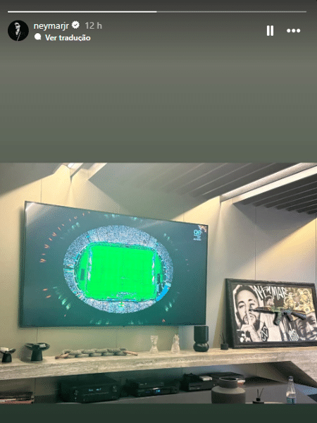 Neymar assiste ao jogo do Brasil e presta apoio após não ser convocado
