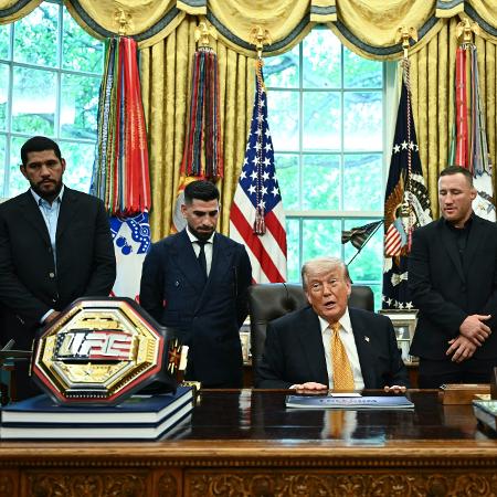Trump se impressiona ao cumprimentar Poatan na Casa Branca: "Mão enorme"