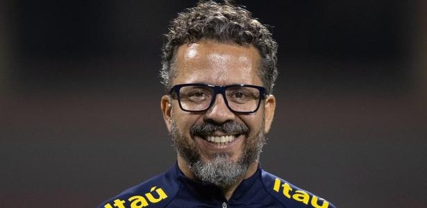 Santos contrata Cléber Xavier como técnico com comissão técnica de Tite