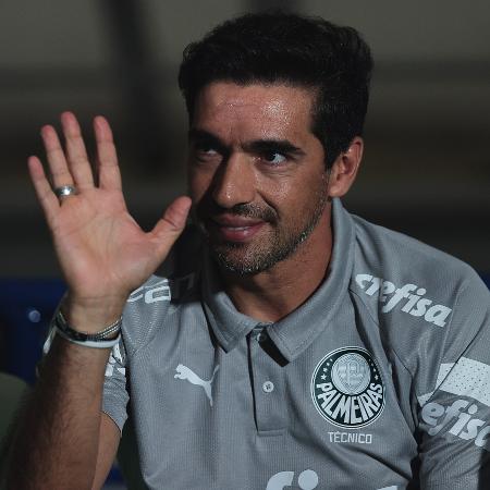 Abel Ferreira publica vídeo de encontro com torcedor mirim no CT