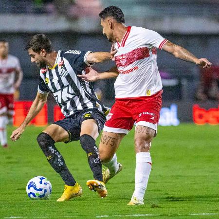 Luan Peres ganha nova vida com Cleber Xavier e se firma no Santos