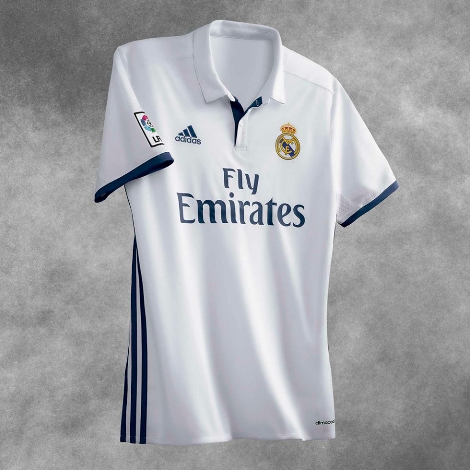 Fotos: Veja fotos dos novos uniformes do Real Madrid e do Barcelona ...