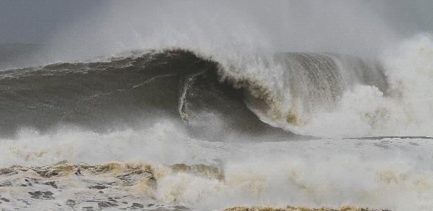 Ondas gigantes no Brasil? Existem sim, e big riders apontam as 5 ...