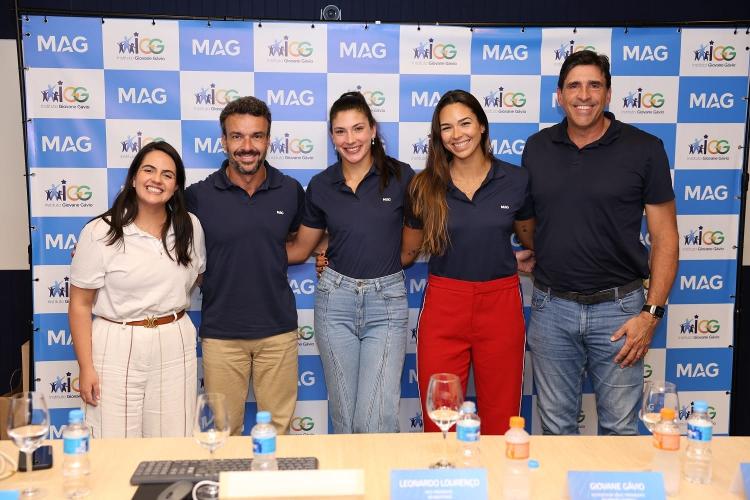 Entre a moda e a areia: filha de Giovane Gávio segue passos do pai no vôlei