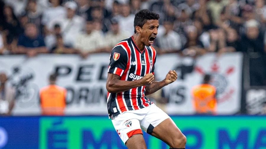Vitória tranquila do São Paulo escancara diferença atual para o Corinthians