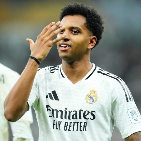 Rodrygo tem astro do WWE como herói e detalha papo com rival após gol