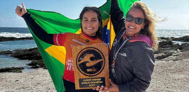 Neymara Carvalho celebra 30 anos no Mundial ao lado da filha