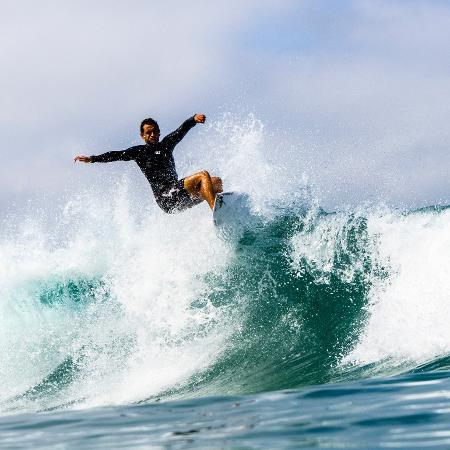 Surfe: Igor Moraes busca elite apoiado por projeto contra fake news