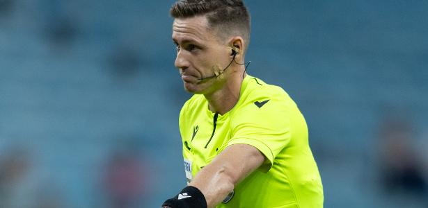 Árbitro de Palmeiras x Flamengo nega invasão de vestiário: Nada disso