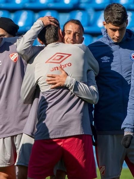 Fluminense: Jogador argentino que levou pisão de Marcelo volta a jogar