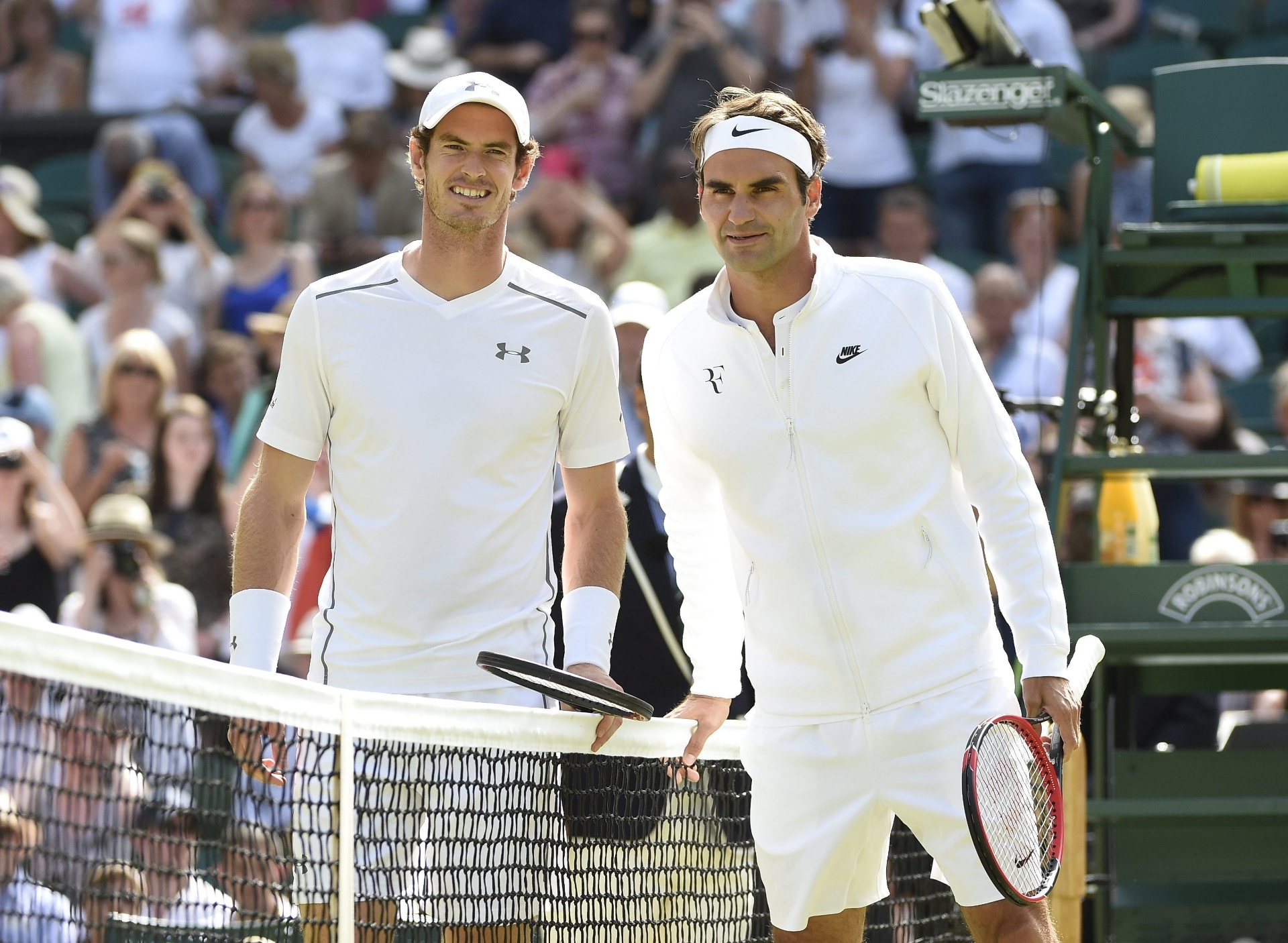 Federer joga demais, vence Murray e segue em busca de recorde em ...