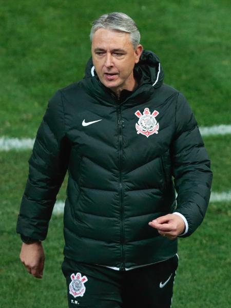 Palmeiras e Abel reencontram Tiago Nunes, que vive clima de revanche na LDU