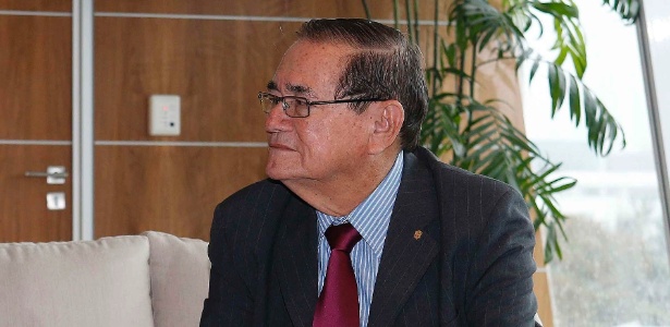 Presidente da CBF vê seleção mal, mas descarta saída imediata de Dunga ...