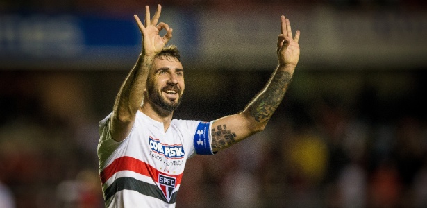 Pratto não vai comemorar gol contra o Atlético-MG e diz querer ficar no ...