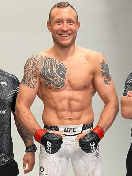 Ufc Hermansson Impede Ascensão De Pyfer Ao Vencer Na Luta Principal