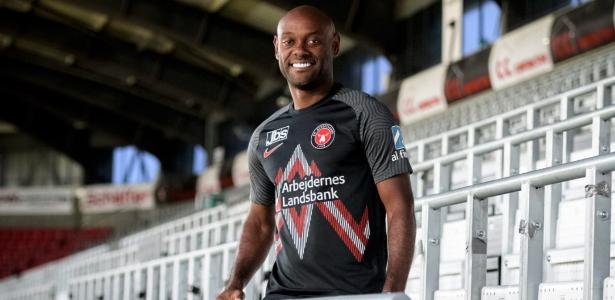 Vagner Love é anunciado por equipe do futebol europeu aos 37 anos