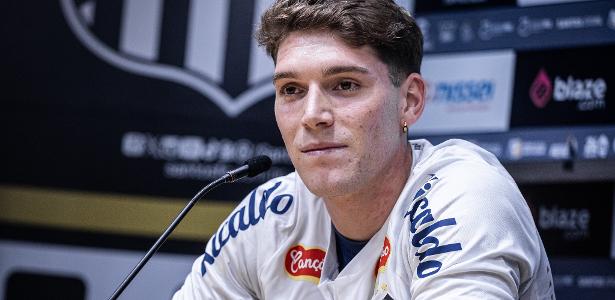 Rollheiser diz que busca protagonismo no Santos e chance na Argentina