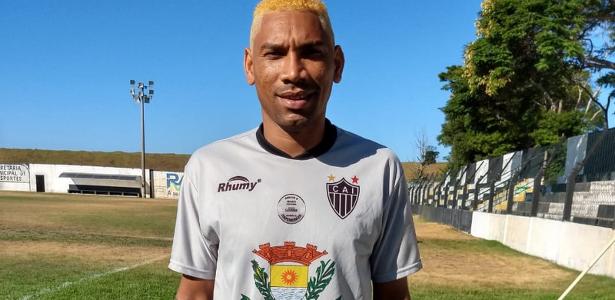 Time de Flávio Caça-Rato dispensa todo o elenco por falta de dinheiro ...