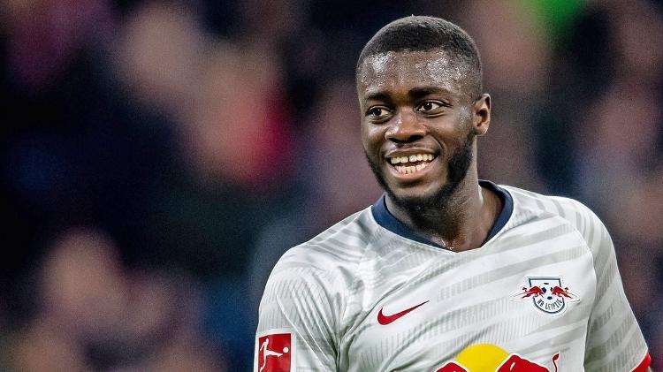 Bayern de Munique anuncia contratação de Upamecano, do Leipzig