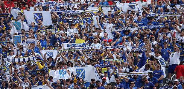 Hino da Bósnia não tem letra, mas torcedores cantam o antigo na Copa