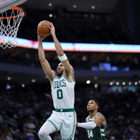 NBA: Celtics batem Bucks, e Warriors esquentam briga pela liderança