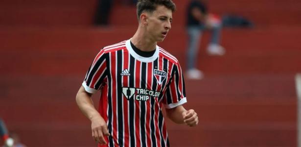 Cria do São Paulo quer voltar a jogar após risco de ficar cego