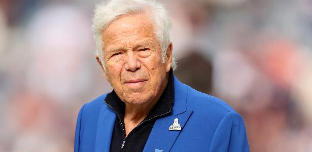 Dono de avião que levou Botafogo foi citado em caso de prostituição