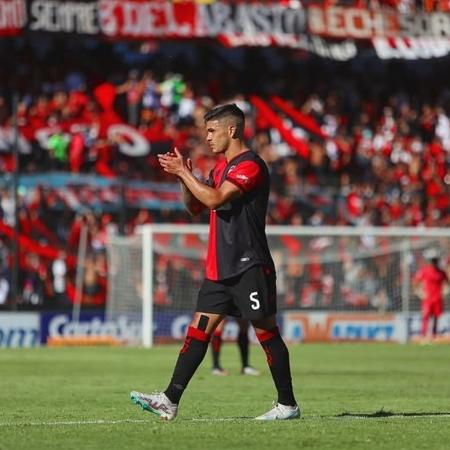 Santos: Rodrigo Fernández se despede de time argentino e volta