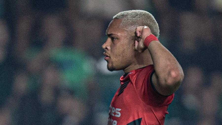 Ei, Diniz, você viu o Vitor Roque?