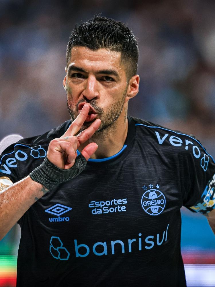 Torcida do Grêmio ainda acredita na permanência de Suárez