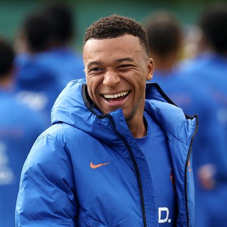 Mbappé mostra talento 'escondido' e promete nova comemoração na Copa