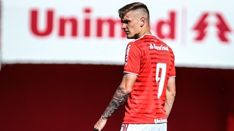 Inter: Nicolas é aprovado duas vezes e realiza sonho da família