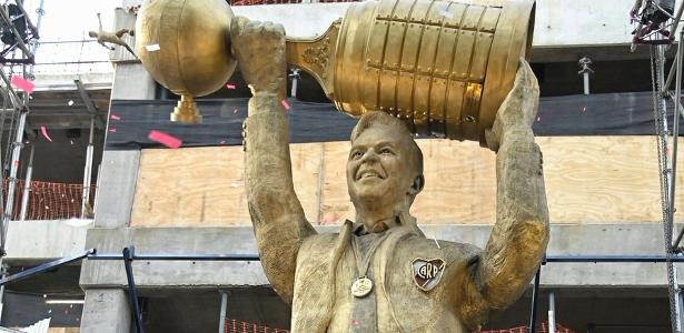 Como torcida do River construiu estátua do técnico Marcelo Gallardo