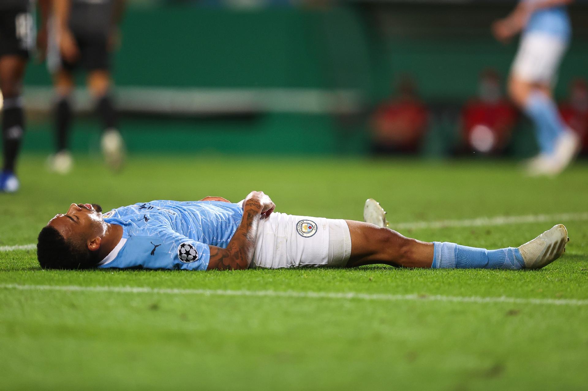 Liga dos Campeões: Gol perdido de Sterling, do City, deixa Carragher e ...