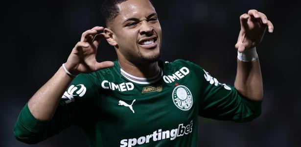 Vitor Roque ignora dores e banca decisão por novo status no Palmeiras