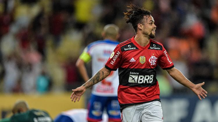 Fla vence em jogo com polêmica do VAR, expulsões e grande revolta do ...